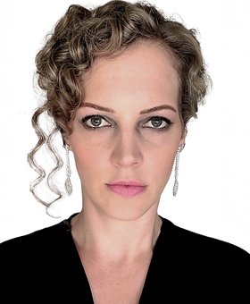 Singer Franziska Elkins on StagePool